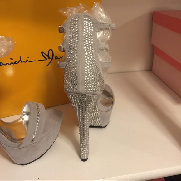 Manichi Mani | Shoes | New Manichi Mani Shoes | Poshmark