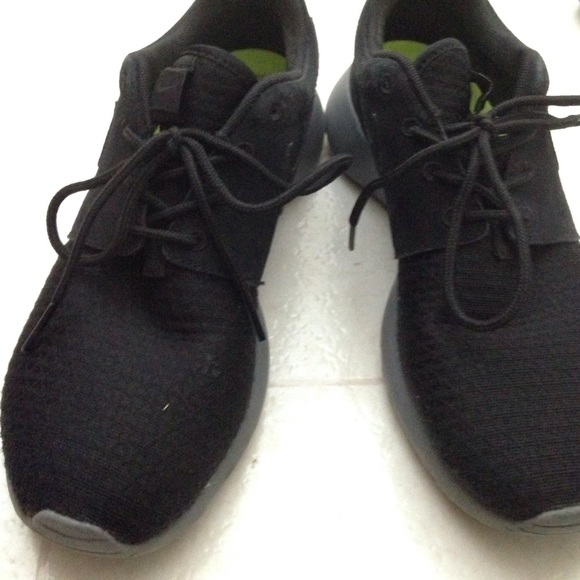 Nike | Shoes | Nike Roches | Poshmark