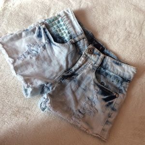 Kimberley's Closet on Poshmark - @kimberleybrown