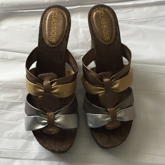 Classique | Shoes | Classique Metallic Sandals Nwot | Poshmark