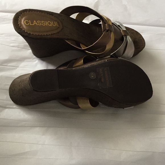 Classique | Shoes | Classique Metallic Sandals Nwot | Poshmark