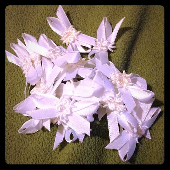 Other | Set Of 1 Small White Bows W Floral Center | Poshmark