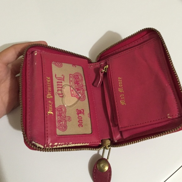 Juicy Couture | Bags | Pink Wallet | Poshmark