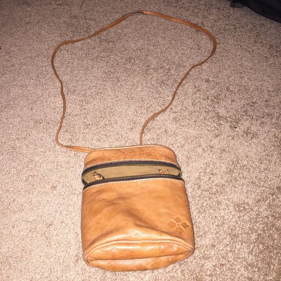 Patricia neal | Bags | Patricia Neal Bucket Bag Genuine Italian Leather ...