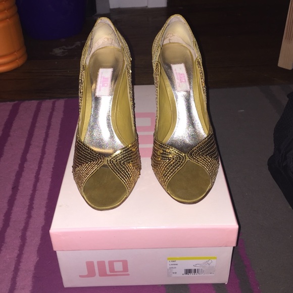 Jennifer Lopez | Shoes | Jennifer Lopez Gold Sequin Pumps | Poshmark