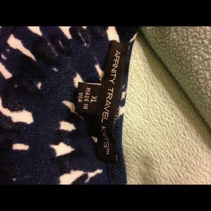 Affinity Travel Knits | Tops | Navy Blue And White Knit Top | Poshmark