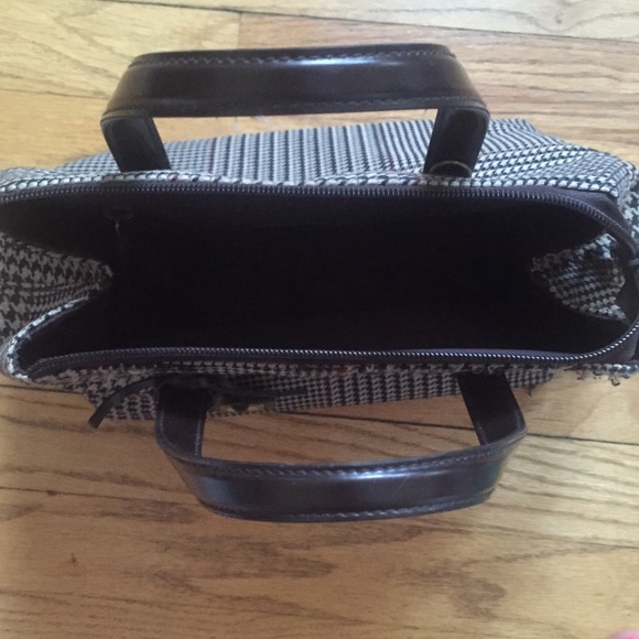 Lauren Ralph Lauren | Bags | Lauren Ralph Lauren Houndstooth Handbag ...