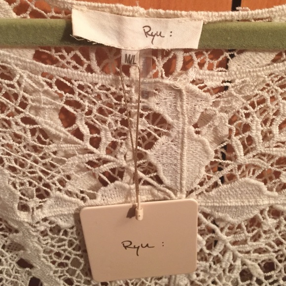 Ryu | Tops | Cream And Camel Crochet Top Oversized | Poshmark