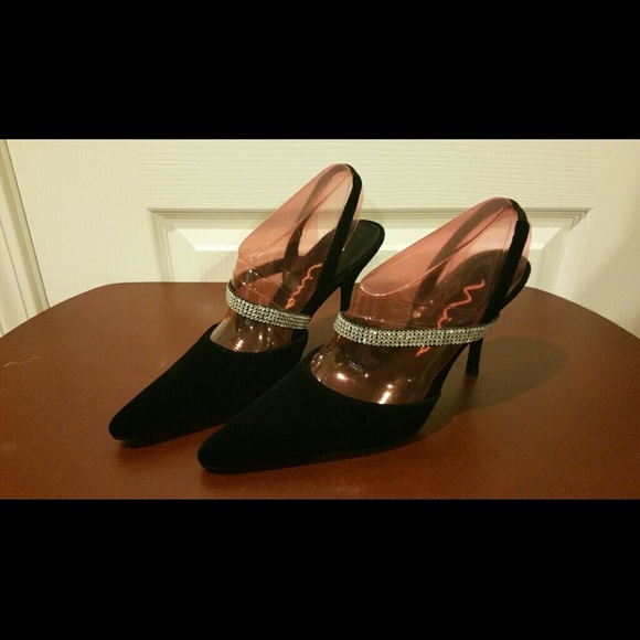 Nina Ricci | Shoes | Nina Ricci Black Velvet Asymetrical Band Shoes 8m ...