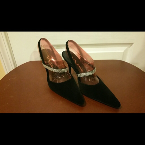 Nina Ricci | Shoes | Nina Ricci Black Velvet Asymetrical Band Shoes 8m ...