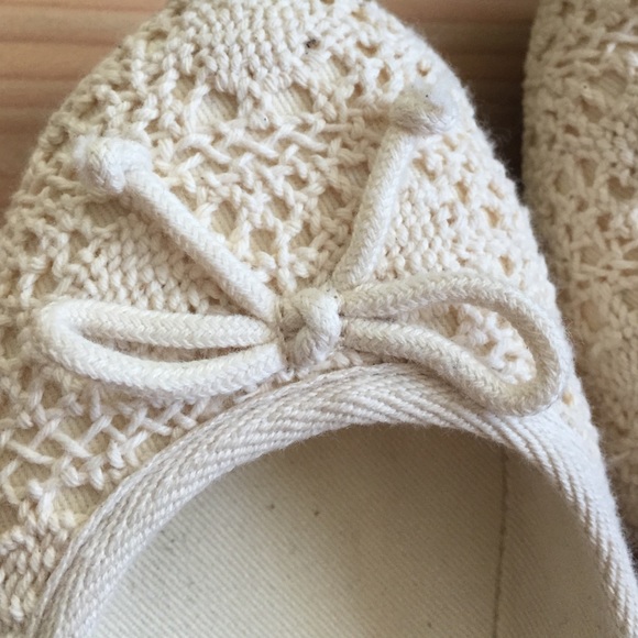Kelly & Katie | Shoes | Cream Colored Flats | Poshmark