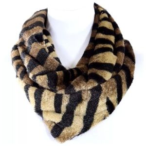 55% off Tops - 🆕 White High Low Split Tail Top from Meshelle's closet ...