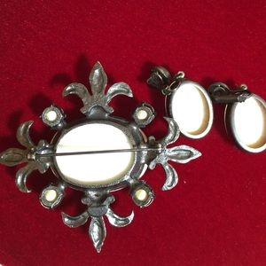 Vintage | Jewelry | Vintage Fluer De Lis Brooch And Clip Earrings Set ...