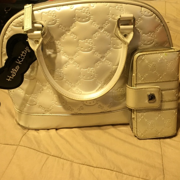Hello Kitty | Bags | Hello Kitty Purse And Hello Kitty Wallet White ...