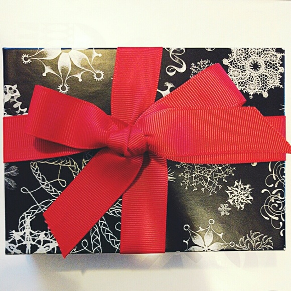 Saks Fifth Avenue | Jewelry | Saks Purple Crystal Medallion Neckalce W ...