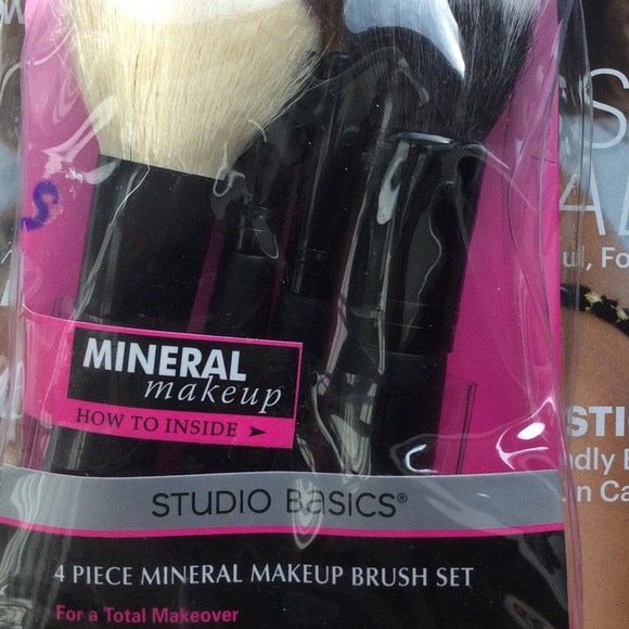 Studio Basics | Makeup | Studio Basics 4 Peice Mineral Makeup Brush Set ...