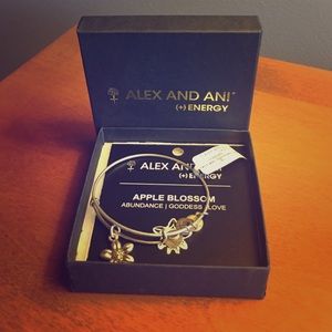 Db's Closet (@db_closet) | Poshmark