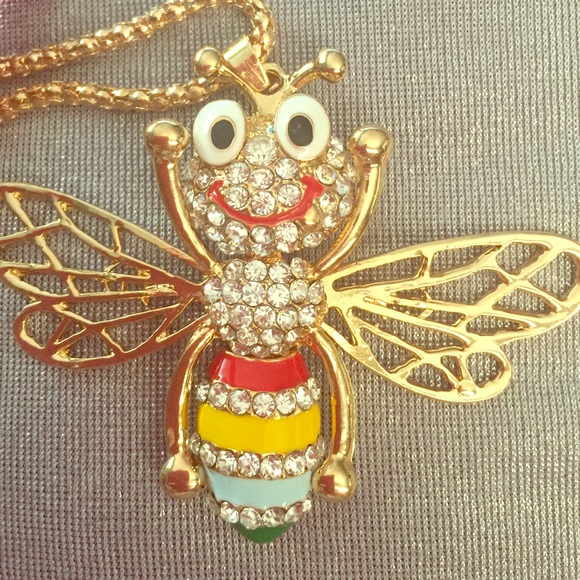 Jewelrage | Jewelry | Buzzle Bling Bee Pendant | Poshmark
