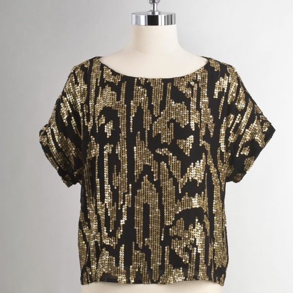 Vince Camuto | Tops | Vince Camuto Snake Design Sequin Top | Poshmark