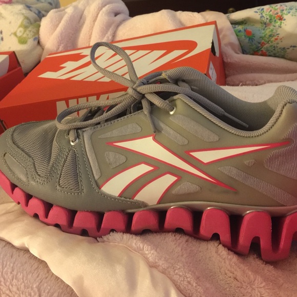 Reebok | Shoes | Reebok Zig Zag | Poshmark