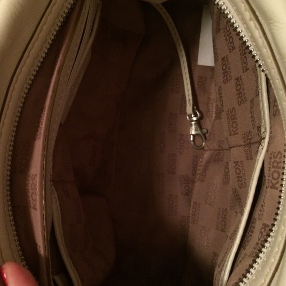 Michael Kors | Bags | Michael Kors Cream Leather Authentic Purse | Poshmark