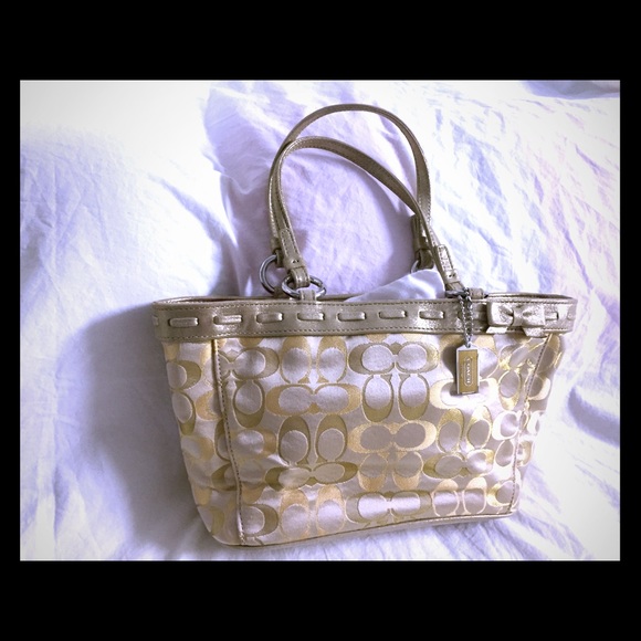 Coach Metallic Gold Signature - Gem