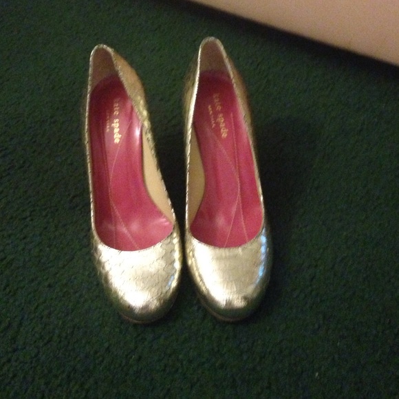kate spade | Shoes | Metallic Gold Crackling Snake Skin Textured Pump ...