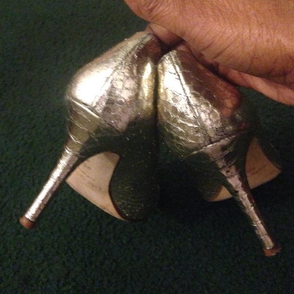 kate spade | Shoes | Metallic Gold Crackling Snake Skin Textured Pump ...