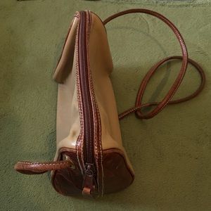 CC Courtenay | Bags | Cc Courtenay Genuine Leather Cross Body Bag ...