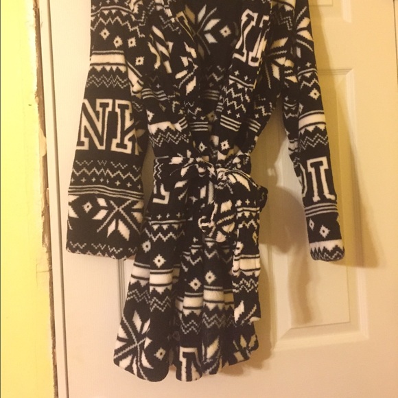 PINK Victoria's Secret | Intimates & Sleepwear | Pink Fuzzy Robe | Poshmark