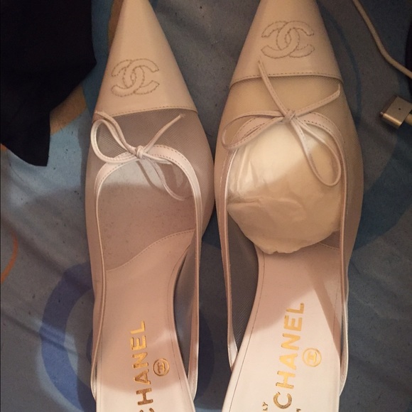 Authentic Chanel Shoes .. - Gem