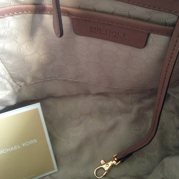 Michael Kors | Bags | Authentic Mk Purse | Poshmark
