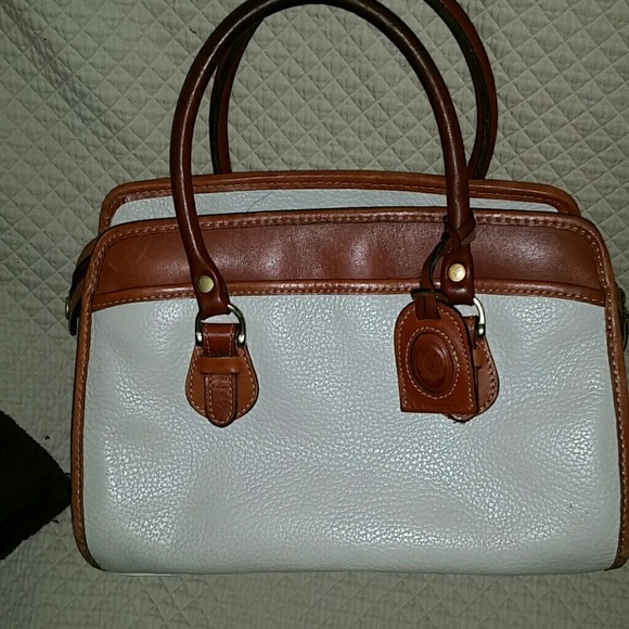 Liz Claiborne | Bags | Vintage Cream Liz Claiborne Soft Leather Spring ...