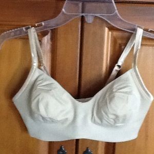Tracy's Closet on Poshmark - @tracy5922