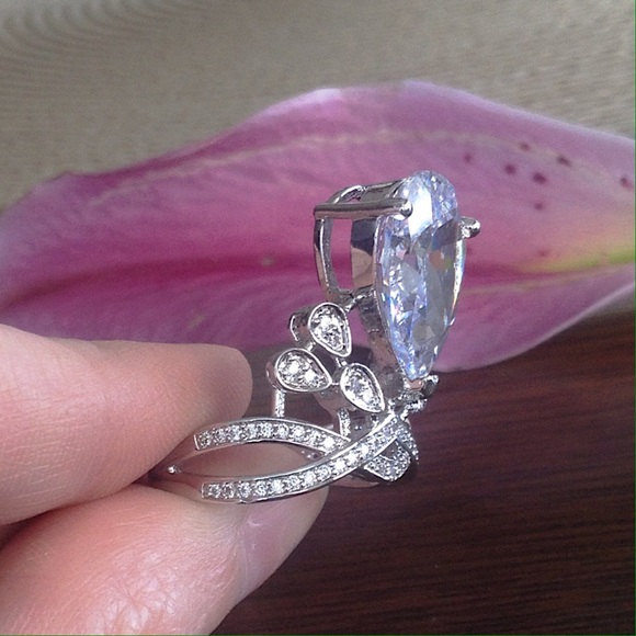 Meredith's Boutique | Jewelry | Nwt The Angela Ring | Poshmark