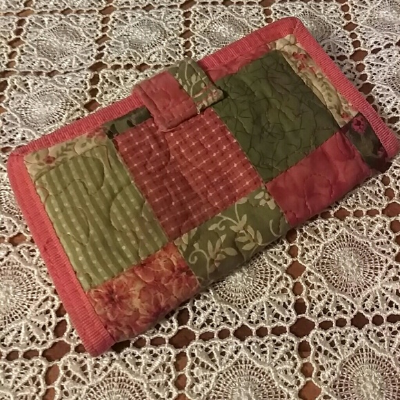 Donna sharp | Bags | Donna Sharp Floral Wallet | Poshmark