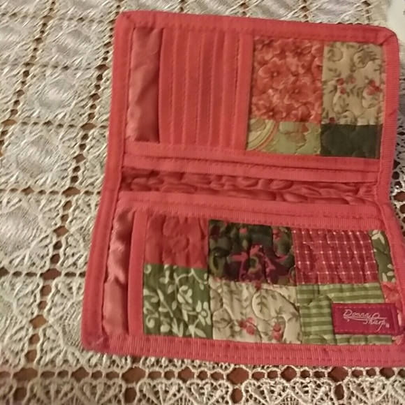 Donna sharp | Bags | Donna Sharp Floral Wallet | Poshmark