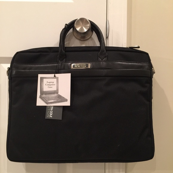 Kenneth Cole Reaction | Bags | Kenneth Cole Reaction Single Me Out ...