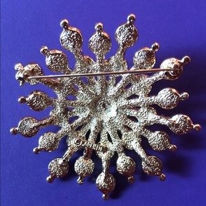 Sarah Coventry | Jewelry | Vintage Sarah Coventry Signed Brooch | Poshmark