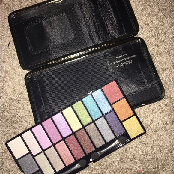 ME Makeover Essentials | Makeup | Makeover Essentials Pocketbook Eyes ...