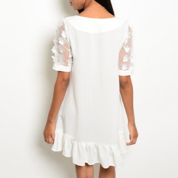 Dresses | White Ruffle Hem Shift Dress Floral Detail | Poshmark