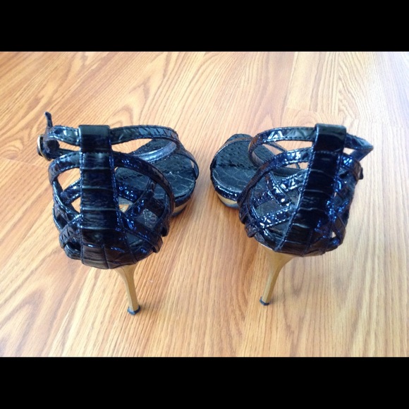 Michael Antonio | Shoes | Black Faux Animal Skin Sandals | Poshmark