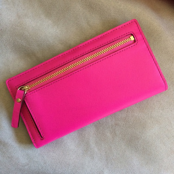 Hot Pink Large Wallets | semashow.com