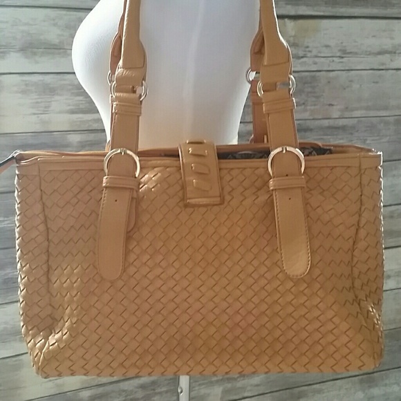 Miztique | Bags | Miztique Tan Woven Handbag | Poshmark