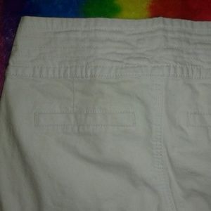 UNIONBAY | Pants & Jumpsuits | Union Bay White Stretchy Capris | Poshmark