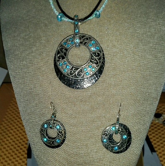 Laura Ashley | Jewelry | Laura Ashley Necklace Earrings Set | Poshmark