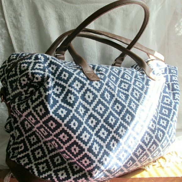 Atmosphere | Bags | City Traveler Weekend Bag | Poshmark