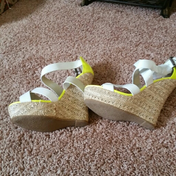 2b | Shoes | 2b White Sandals With Woven Platform | Poshmark