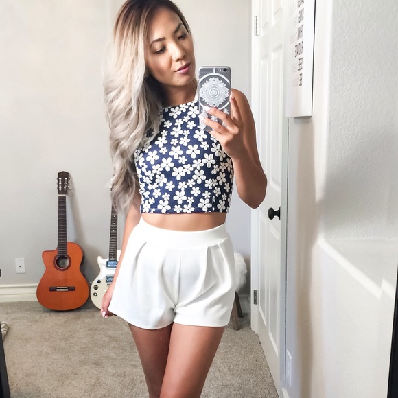 Pants & Jumpsuits | Newly Reduced Daisy Crop And Short Set | Poshmark