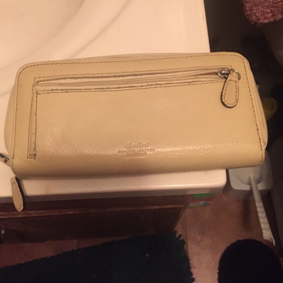 Buxton | Bags | Buxton Wallet | Poshmark